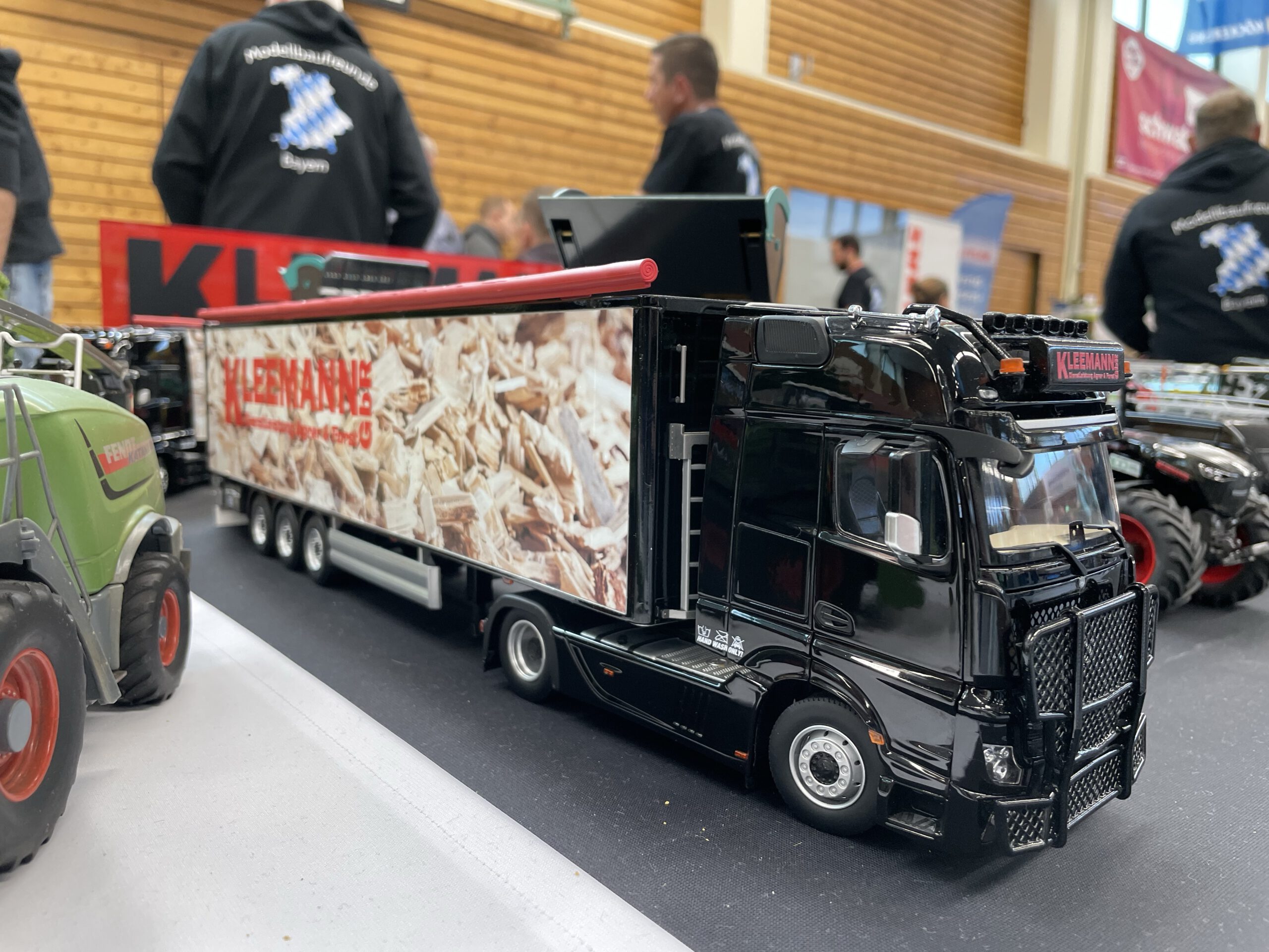 Mercedes Actros Hackschnitzel von Christopher – Pyrmonty Design Decals